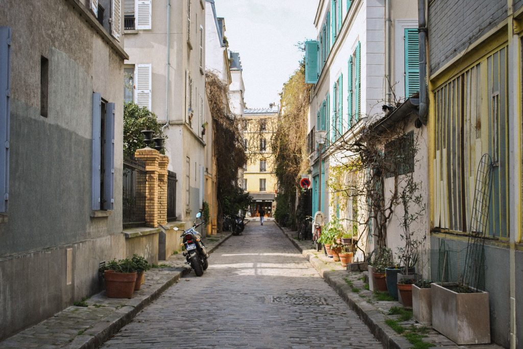 La rue des Thermopyles et la Petite Ceinture du 14ème - Paris bucolique